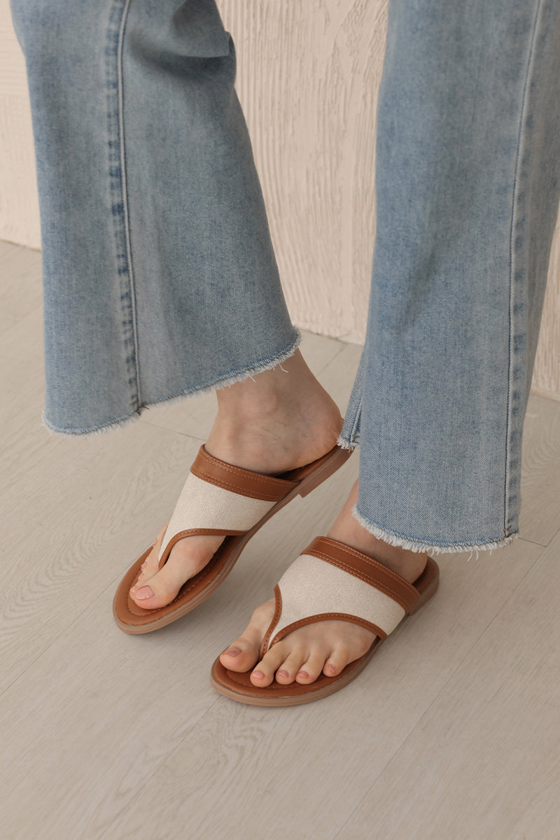 Kairi Thong Sandals in Tan / Waterproof Linen – Sunday Staples